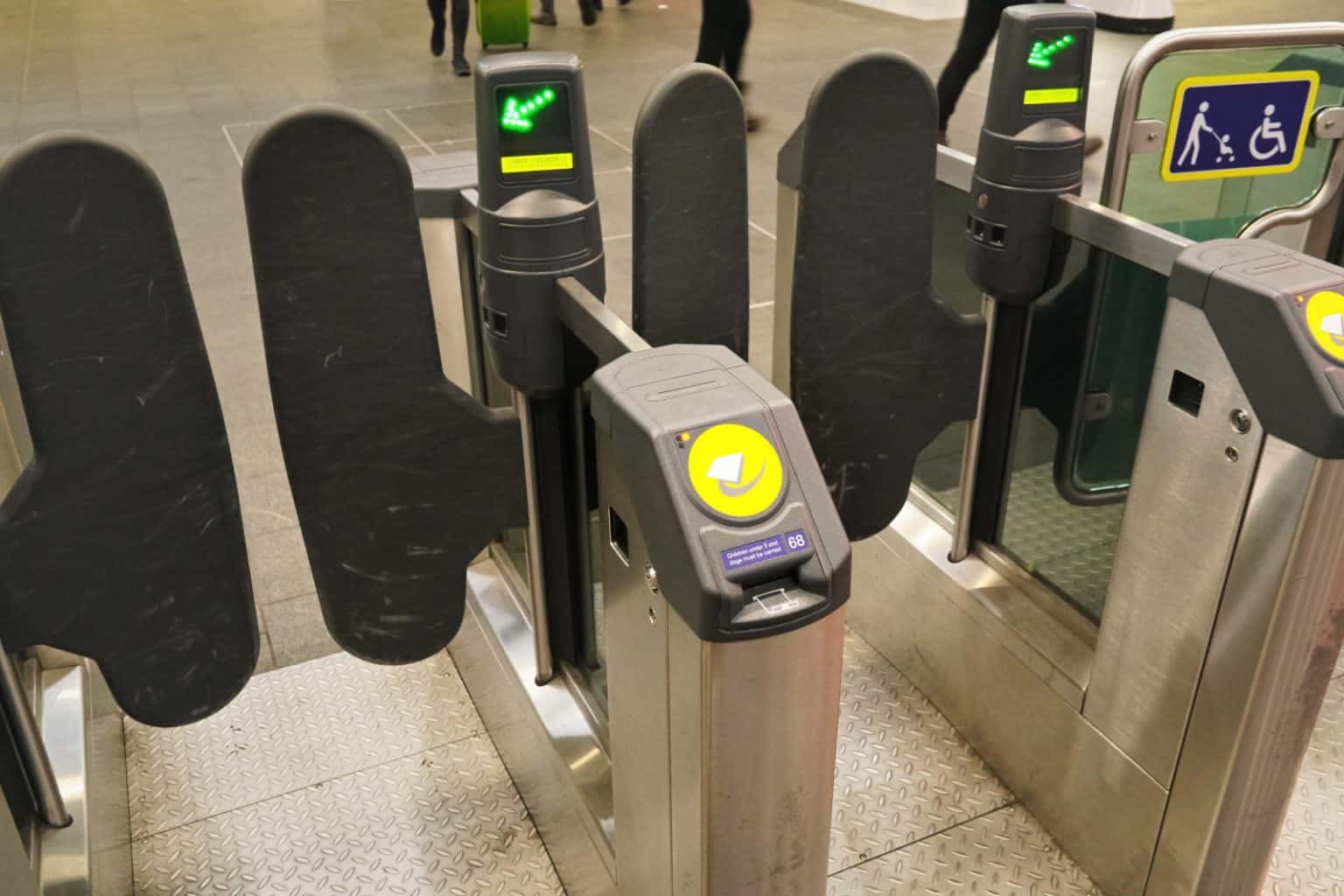 Apple’s tap-and-go Express payments come to London public transport ...
